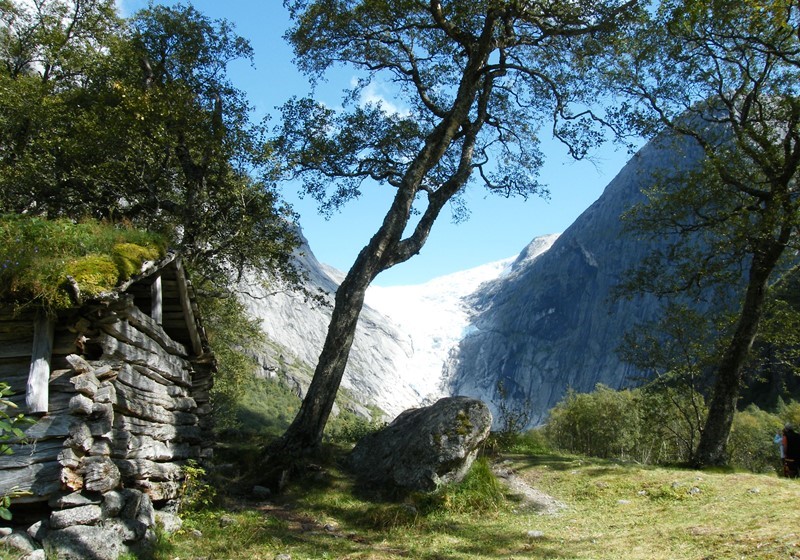 Briksdalsbreen & Briksdalen | Briksdal Glacier | Hotel Alexandra