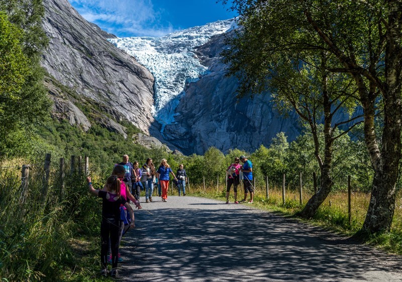 Briksdalsbreen & Briksdalen | Briksdal Glacier | Hotel Alexandra