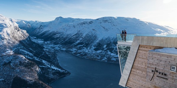 Hotel Alexandra i Loen | Et tradisjonsrikt hotell i Loen, Stryn