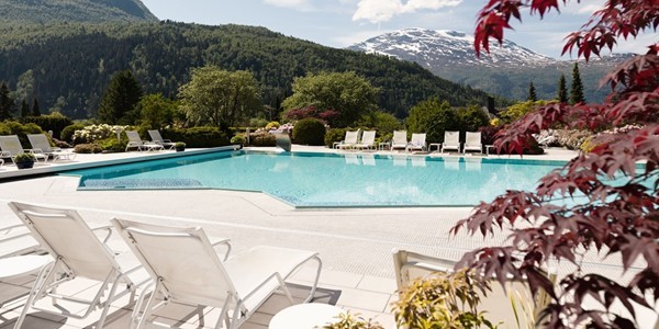 Hotel Alexandra i Loen | Et tradisjonsrikt hotell i Loen, Stryn