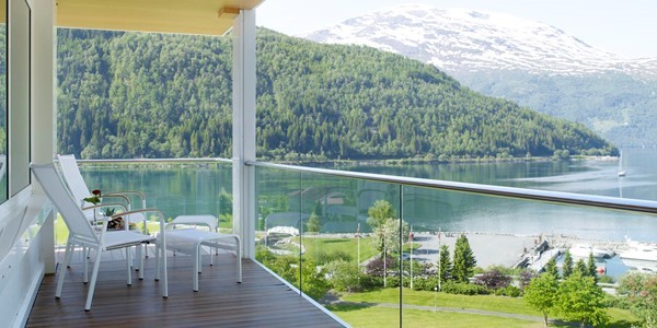 Hotel Alexandra i Loen | Et tradisjonsrikt hotell i Loen, Stryn